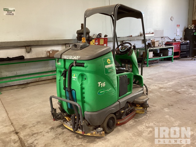 2015 Tennant T16 Ride-On Electric Floor Scrubber in Perth Amboy, New ...