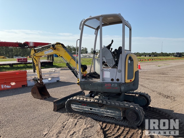 2013 (unverified) Wacker Neuson 28Z3 Mini Excavator in Davenport ...