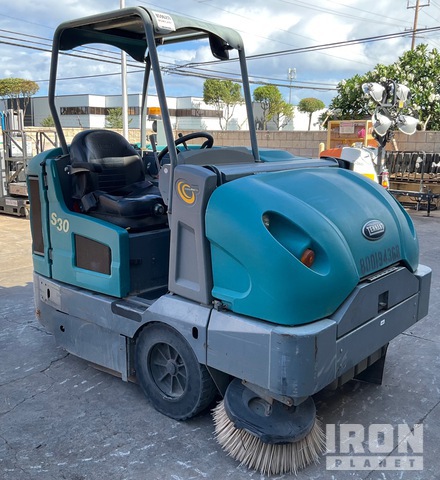 2017 (unverified) Tennant S30 Ride-On Floor Scrubber in Kapolei, Hawaii ...