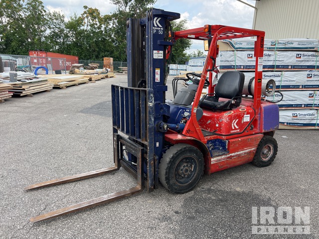 2003 Kalmar P50BX 3750 lb Pneumatic Tire Forklift