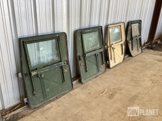 Surplus Set of (4) HMMWV Humvee Doors in Hooks, Texas, United States ...