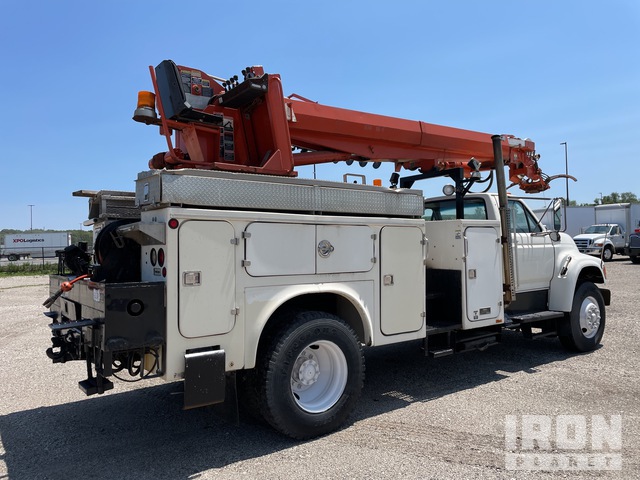 Altec D990-47TR on 1996 Ford F800 4x2 Digger Derrick Truck in Gary ...