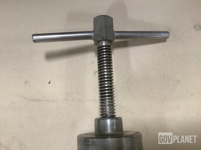 Surplus Rolls Royce 6799902 Bearing Puller in North Las Vegas, Nevada ...