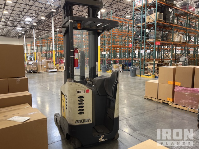 2001 Crown RR5200 3900 lb Electric Forklift in West Sacramento ...