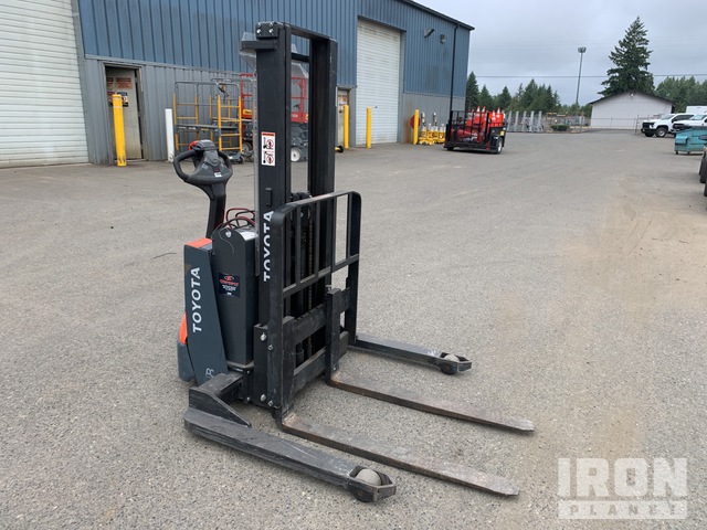 2018 (unverified) Toyota 8BWS13 2500 lb Electric Stacker in Olympia ...