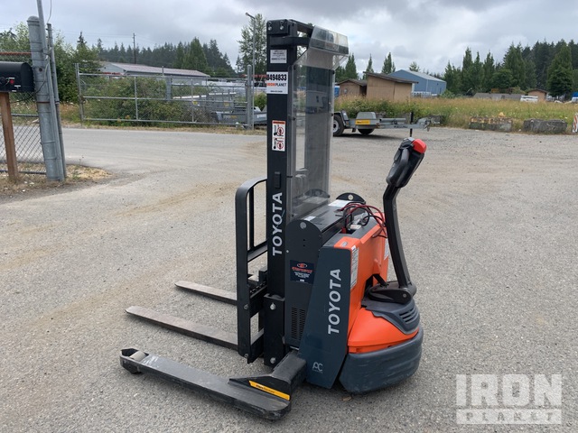 2018 (unverified) Toyota 8BWS13 2500 lb Electric Stacker in Olympia ...