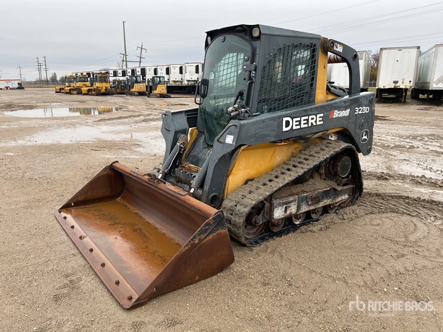 2013 John Deere 323D Two-Speed Oruga cargadora compacta | Ritchie Bros ...