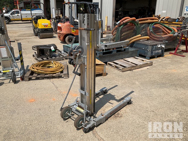 Sumner 2412 Material Hoist in Augusta, Georgia, United States ...