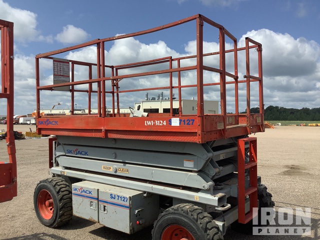 2005 Skyjack SJ7127 Dual Fuel 4x4 Scissor Lift in Medford, Minnesota ...