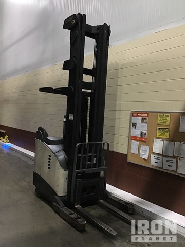 Crown RR5200 4500 lb Electric Forklift in Jessup, Pennsylvania, United ...