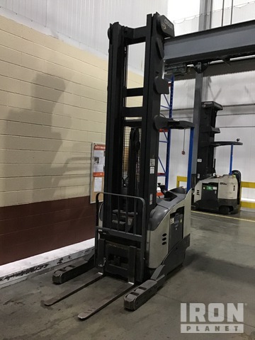 2008 Crown RR5200 4500 lb Electric Forklift in Jessup, Pennsylvania ...