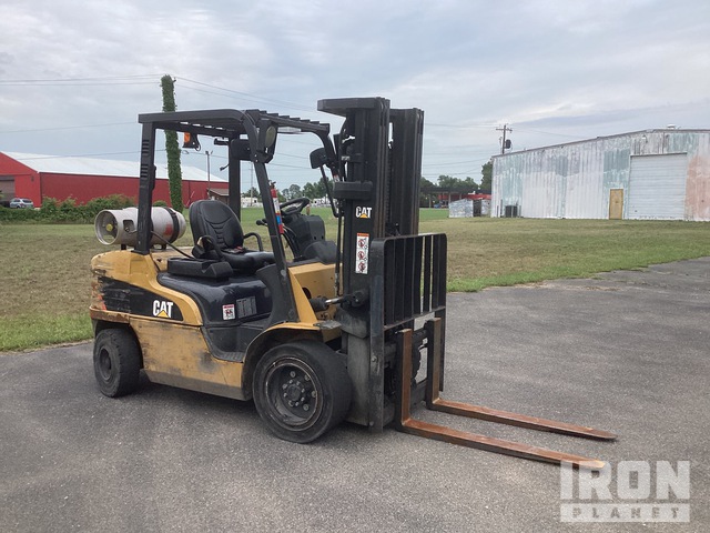 2012 Cat 2P6000 Pneumatic Tire Forklift in Sikeston, Missouri, United ...