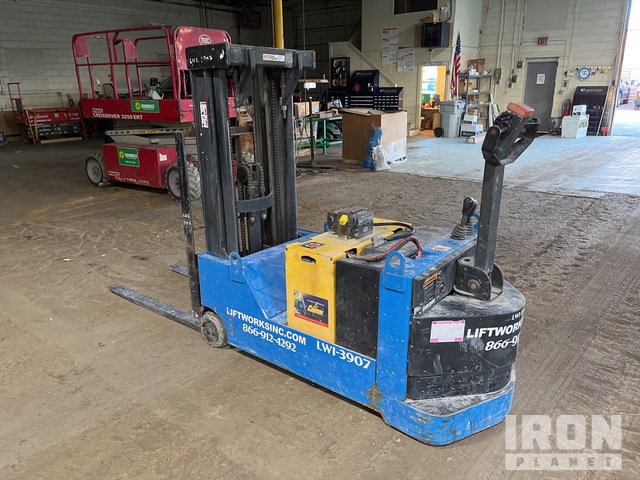 2001 Prime Mover CSX40 4000 lb Electric Stacker in Rockford, Illinois ...