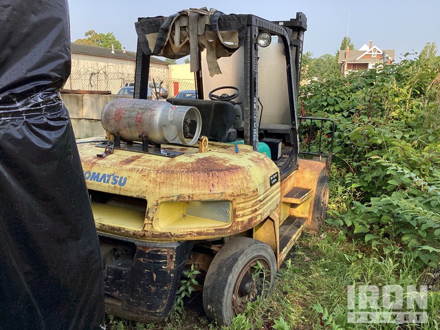 2000 Komatsu FG70-7 13400 lb Pneumatic Tire Forklift in Hartford ...