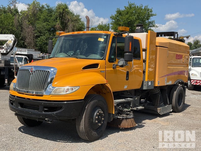 2010 Elgin on 2011 International 4300 Sweeper Truck in Clarksville ...