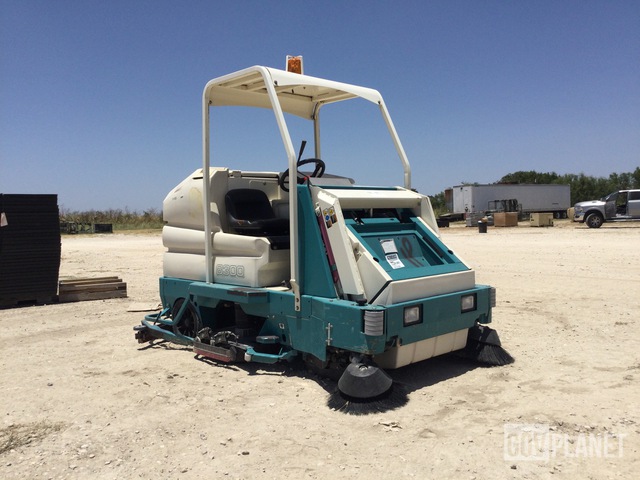 Surplus Tennant 8300 Scrubber in Lytle, Texas, United States (GovPlanet ...