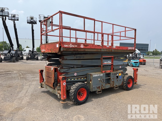 2015 Skyjack SJ9250 RT Diesel 4x4 Scissor Lift in Bolton, Ontario ...