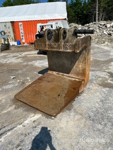 Cat CAT320 Slab Bucket in Ramara, Ontario, Canada (IronPlanet Item ...