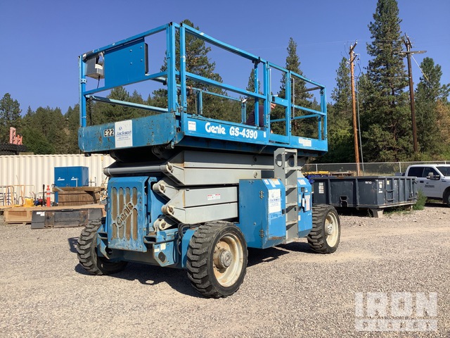 2001 Genie GS-4390 Dual Fuel 4x4 Scissor Lift in Missoula, Montana ...