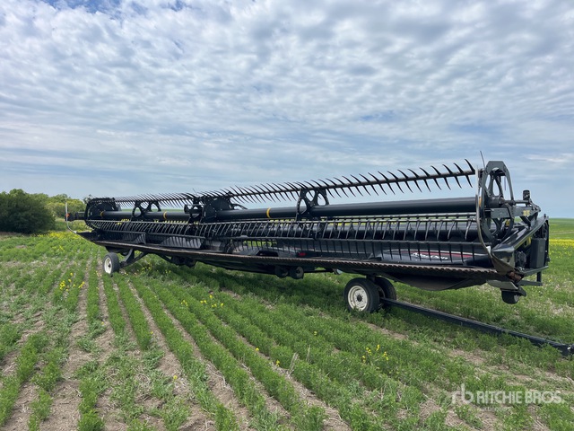 MacDon FD 75 40 ft Flex Draper Combine Header | Ritchie Bros. Auctioneers