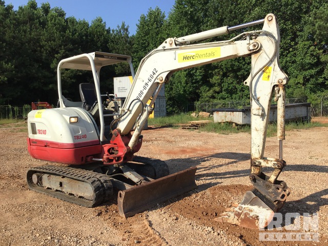 2016 Takeuchi TB240 Mini Excavator in Lagrange, Georgia, United States ...