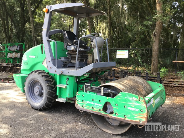2014 Hamm 3205 Smooth Drum Compactor in Ocala, Florida, United States ...