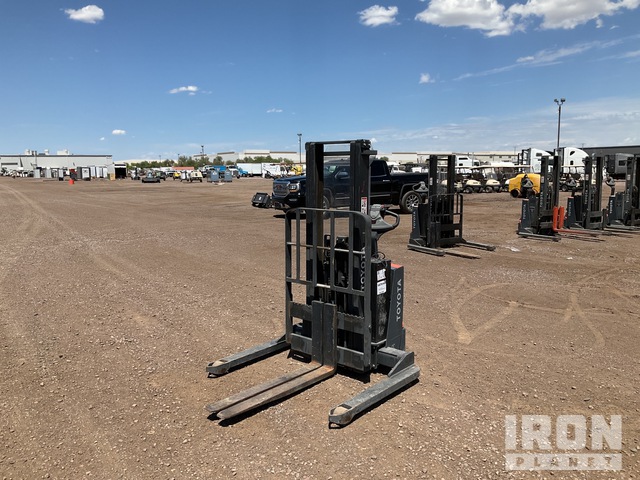 2020 (unverified) Toyota 8BWS13 2500 lb Electric Stacker in Phoenix ...