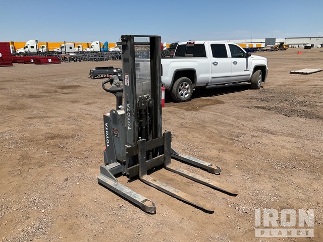 2018 Toyota 8BWS13 2500 lb Electric Stacker in Phoenix, Arizona, United ...