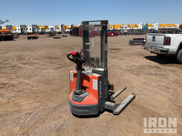 2018 Toyota 8BWS13 2500 lb Electric Stacker in Phoenix, Arizona, United ...
