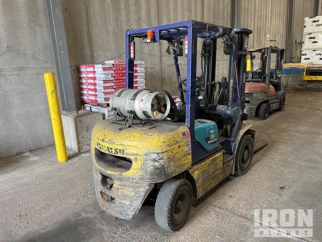 2002 Komatsu FG25T 3750 lb Pneumatic Tire Forklift in Carol Stream ...
