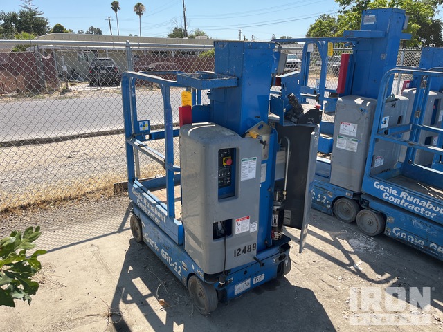 2014 Genie GRC-12 Vertical Mast Lift in Rio Linda, California, United ...
