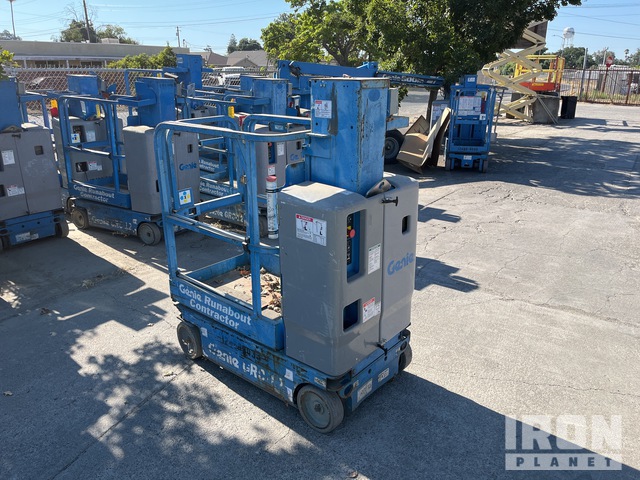 2014 Genie GRC-12 Electric Vertical Mast Lift in Rio Linda, California ...