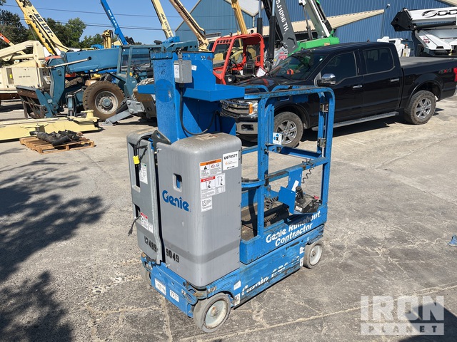 2014 Genie GRC-12 Electric Vertical Mast Lift in Rio Linda, California ...