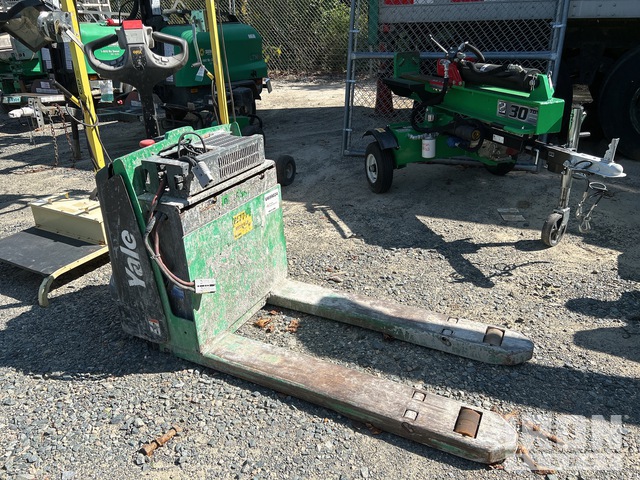 2018 Yale MPB045VG 4510 lb Electric Pallet Jack (Inoperable) in ...