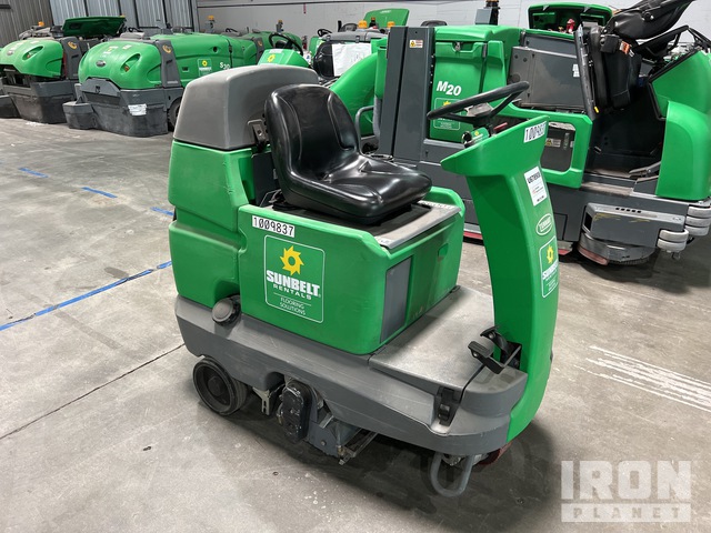 2017 Tennant R14 Ride-On Electric Floor Scrubber in Hayward, California ...