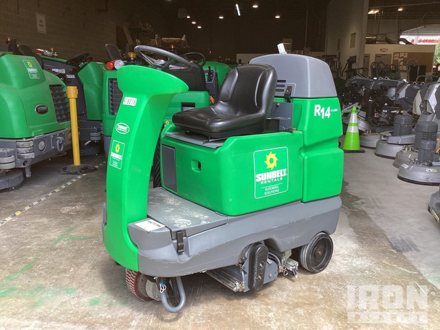 2016 Tennant R14 Ride-On Carpet Extractor in Lorton, Virginia, United ...