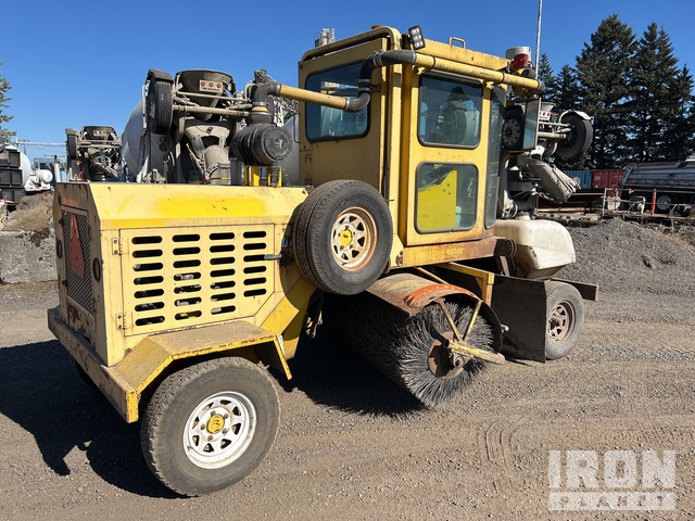 2004 Superior Broom DT80 Self-Propelled Broom in Vancouver, Washington ...