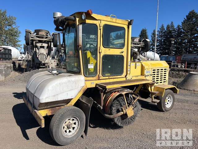 2004 Superior Broom DT80 Self-Propelled Broom in Vancouver, Washington ...