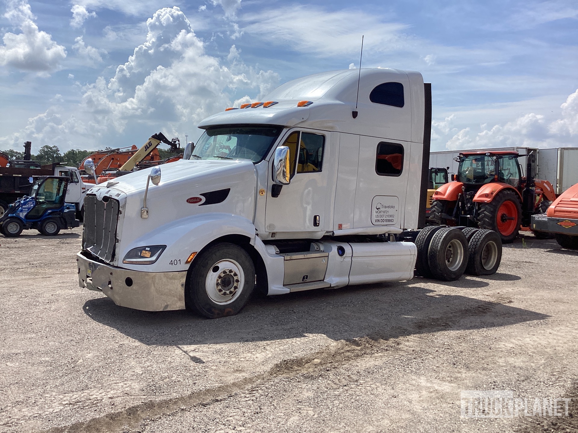 Peterbilt 587 Daycab
