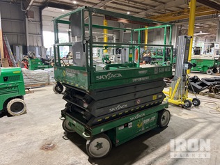 2016 Skyjack SJIII-4632 Electric Scissor Lift in Mount Prospect ...