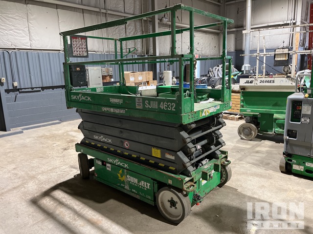 2016 Skyjack SJIII-4632 Electric Scissor Lift in Mount Prospect ...