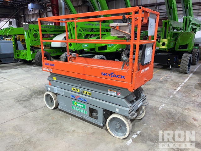 2005 Skyjack SJIII 3220 Electric Scissor Lift in St. Charles, Illinois ...