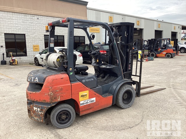 2015 Toyota 8FGU25 4000 lb Pneumatic Tire Forklift in Winterville ...