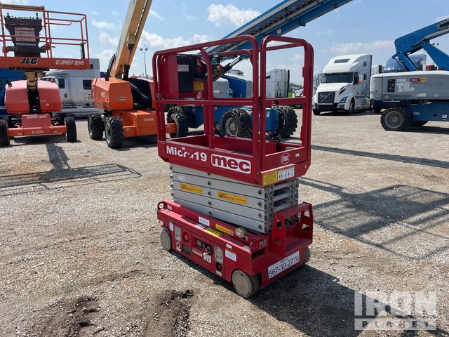 2018 MEC Micro 19 Electric Scissor Lift in South Vienna, Ohio, United ...