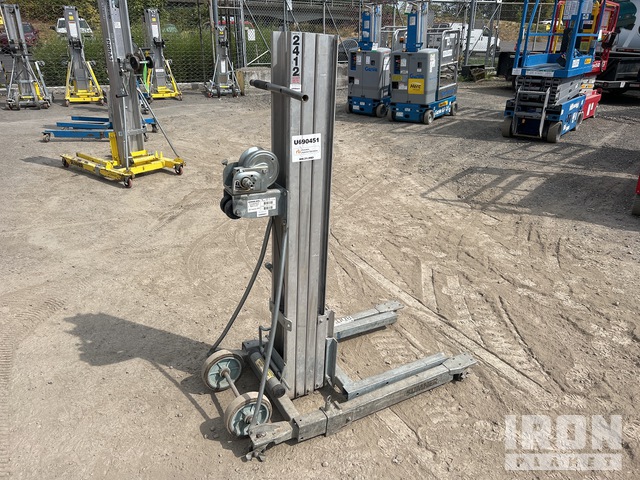 Sumner 2412 Material Hoist in Portland, Oregon, United States ...