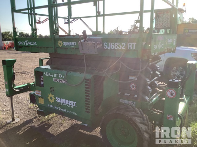 2018 Skyjack SJ 6832RT 4x4 Dual Fuel Scissor Lift in Hermantown ...