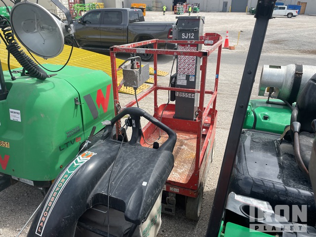 2015 Skyjack SJ12 Electric Vertical Mast Lift in Milwaukee, Wisconsin ...