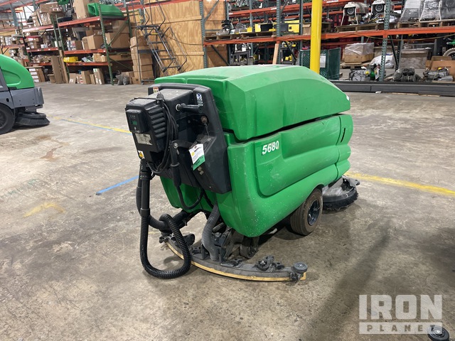 2015 Tennant 5680 Walk-Behind Floor Scrubber in Forest Park, Georgia ...