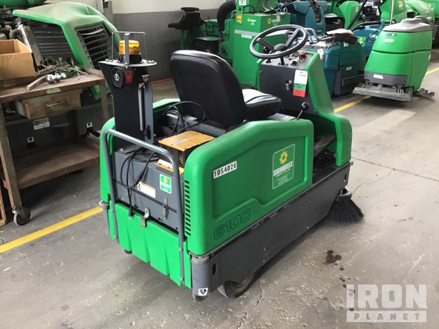 2017 Tennant 6100 Ride-On Floor Sweeper in Lindenhurst, New York ...