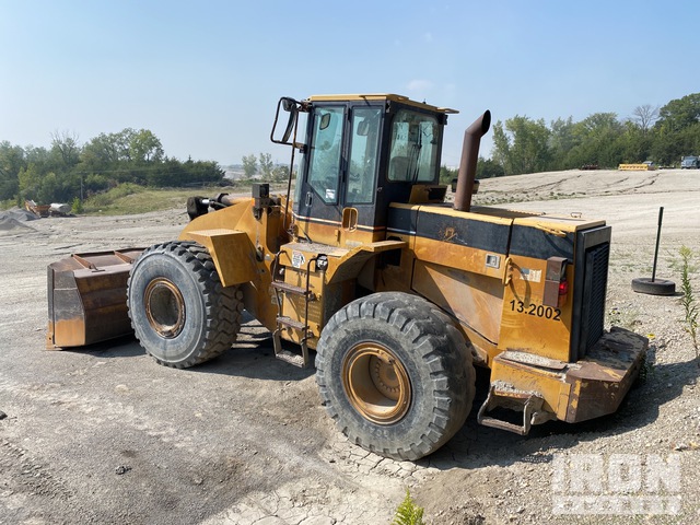 1996 Cat 960F Wheel Loader in Savannah, Missouri, United States ...